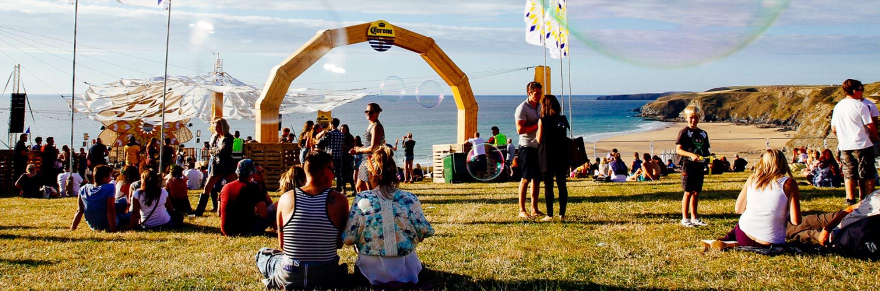 Newquay Nightlife - Guide to Bars, Hotels, Restaurants, Beaches & More