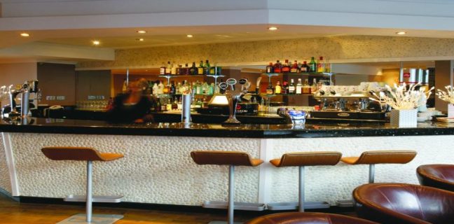 Newquay Nightlife - Guide to Bars, Hotels, Restaurants, Beaches & More